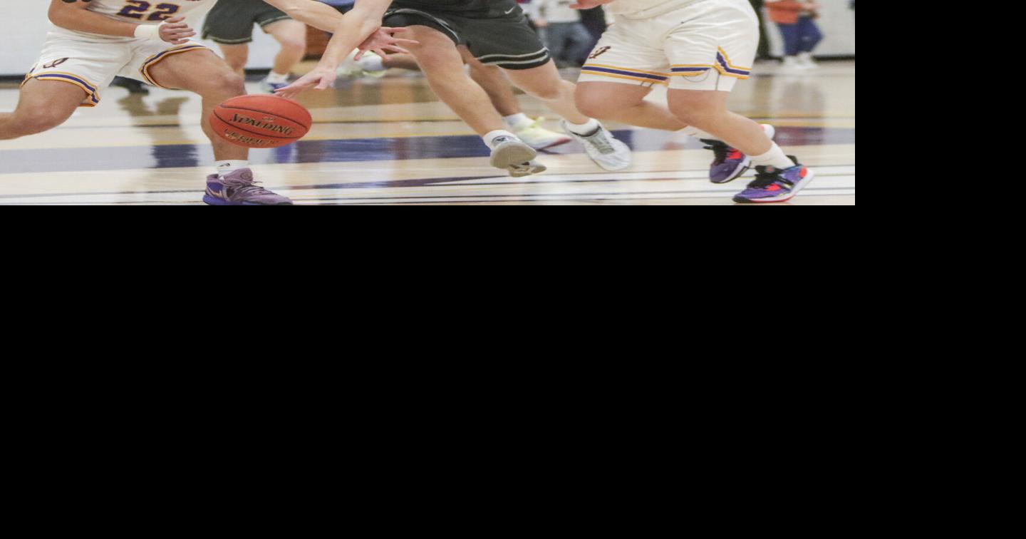 IHS boys edge NHS | Multimedia | indianola-ia.com