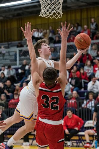 Indianola boys get win over Newton | Sports | indianola-ia.com