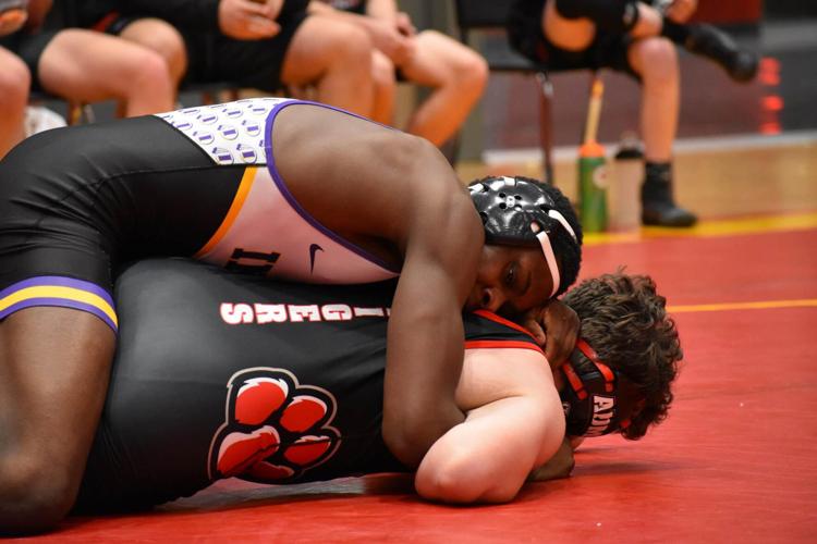 Indianola wrestlers battle at Carlisle | Multimedia | indianola-ia.com