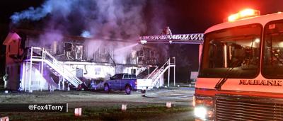Thursday morning fire destroys Kemp-area apartment building | Local ...