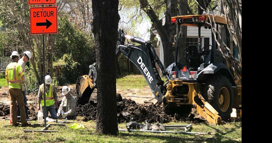 Crews repairing gas line damaged during road construction in Kaufman ...