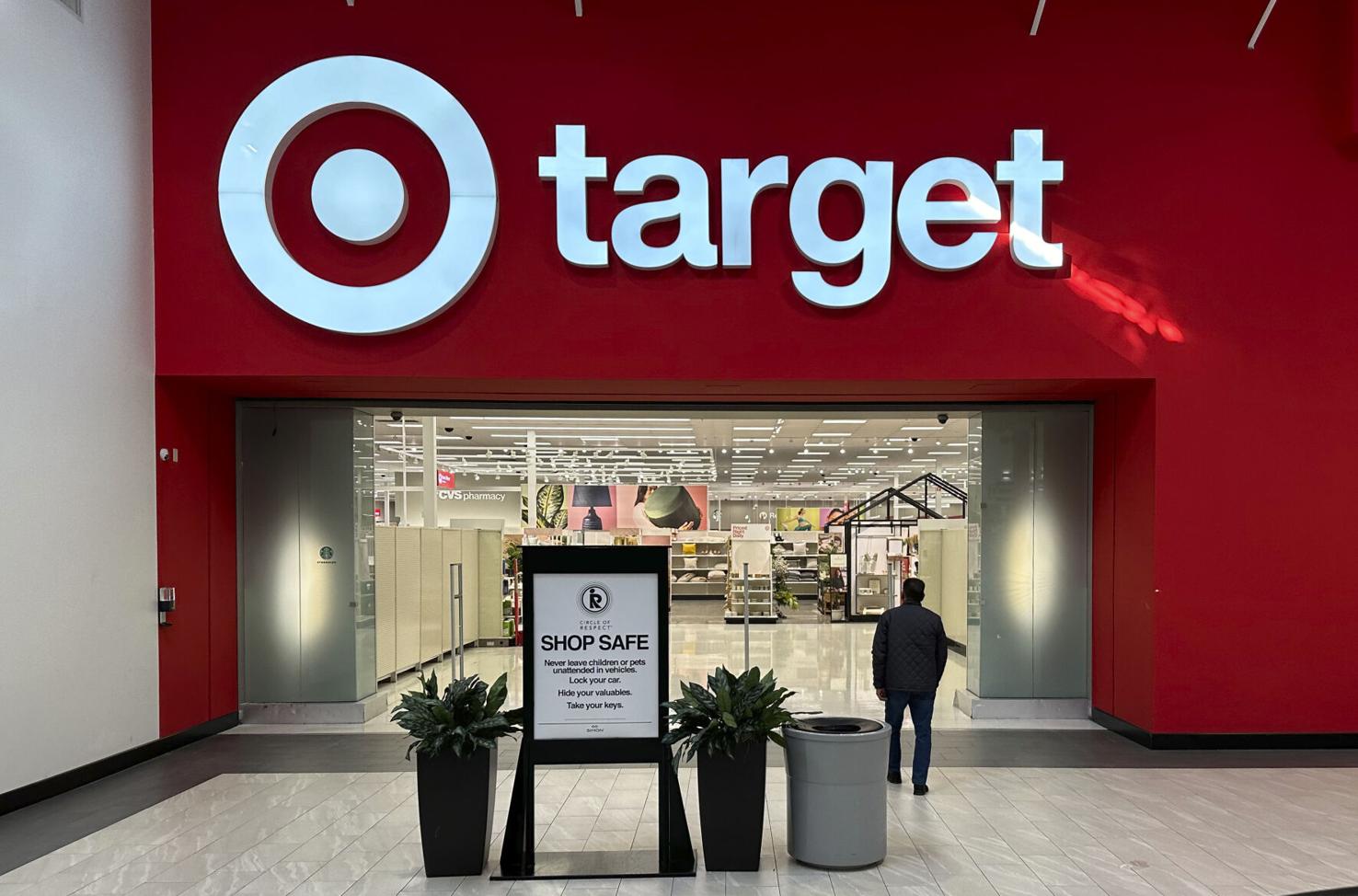 A tale of two retailers: Target reverses sales slump while Macy’s ...