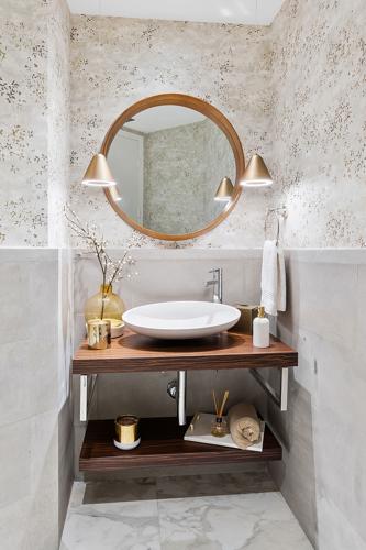 Do not underestimate the power of an intoxicating powder room | Real ...