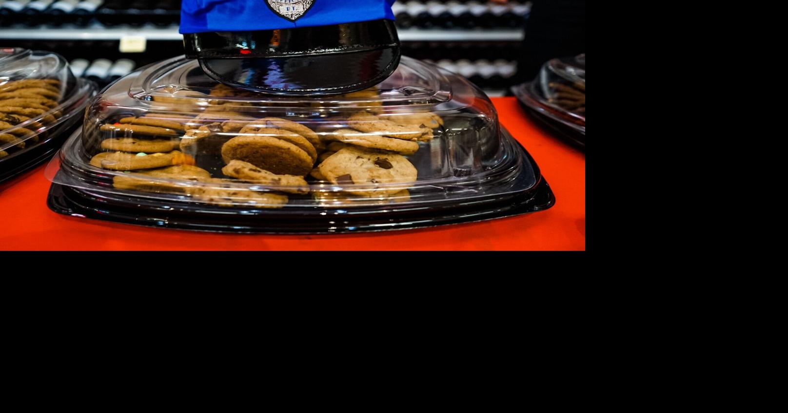 ‘Cookies with a Cop’ event a success | Key Biscayne | islandernews.com