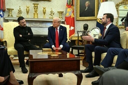 US Vice President JD Vance (R) criticized Ukrainian President Volodymyr ...