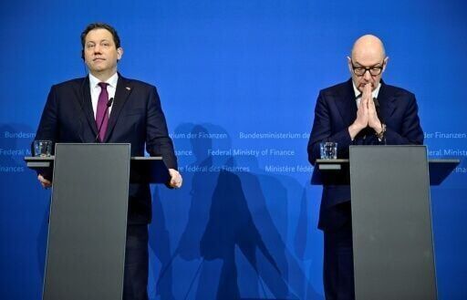 German Vice Chancellor and Finance Minister Lars Klingbeil, on the left ...