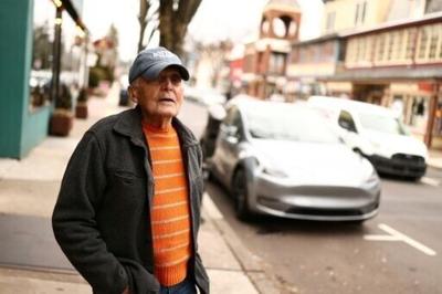 Doylestown, Pennsylvania resident Joe Kramley calls US President Donald ...
