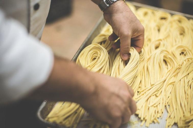 Tutto’s Pizza & Pasta offers kid- and parent-friendly ‘happy hour’; it ...