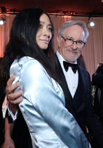 Chinese director Chloe Zhao's 'Hamnet' was produced by Steven Spielberg ...