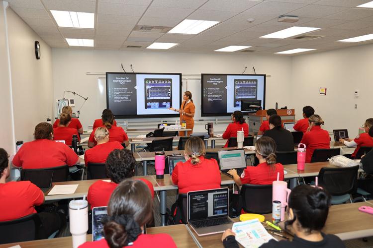 Autorizan expansión de programa de enfermería en IVC | Adelante Valle ...