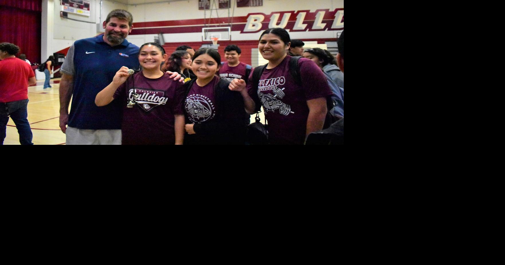 Former NFL football star Stephen Neal addresses Bulldogs | Sports ...