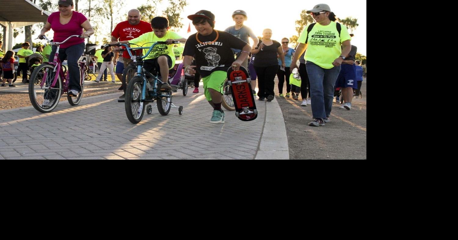 El Centro's Bucklin Park lights up for Glow in the Park 5K | Local News ...