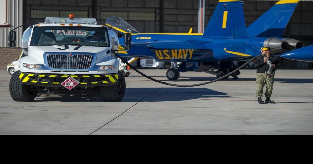 Requieren Blue Angels enormes cantidades de combustible | Adelante ...
