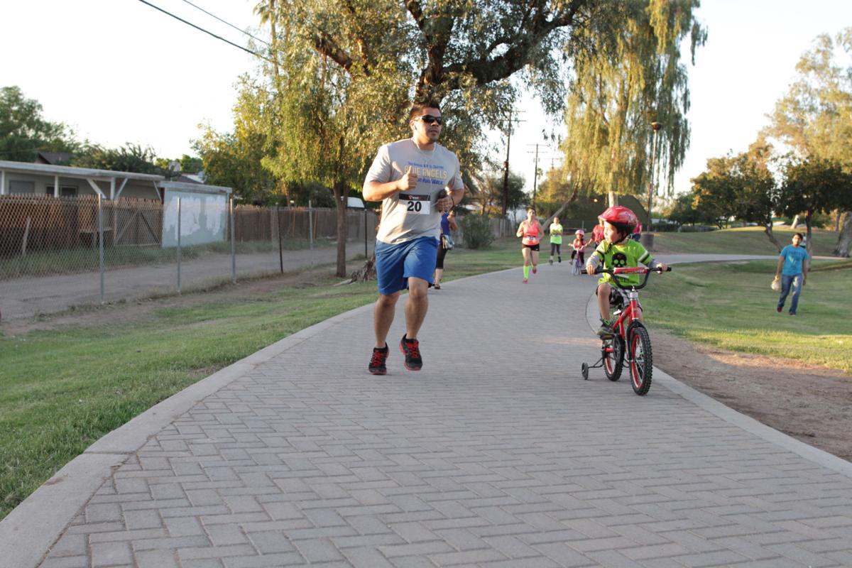 El Centro's Bucklin Park lights up for Glow in the Park 5K | Local News ...