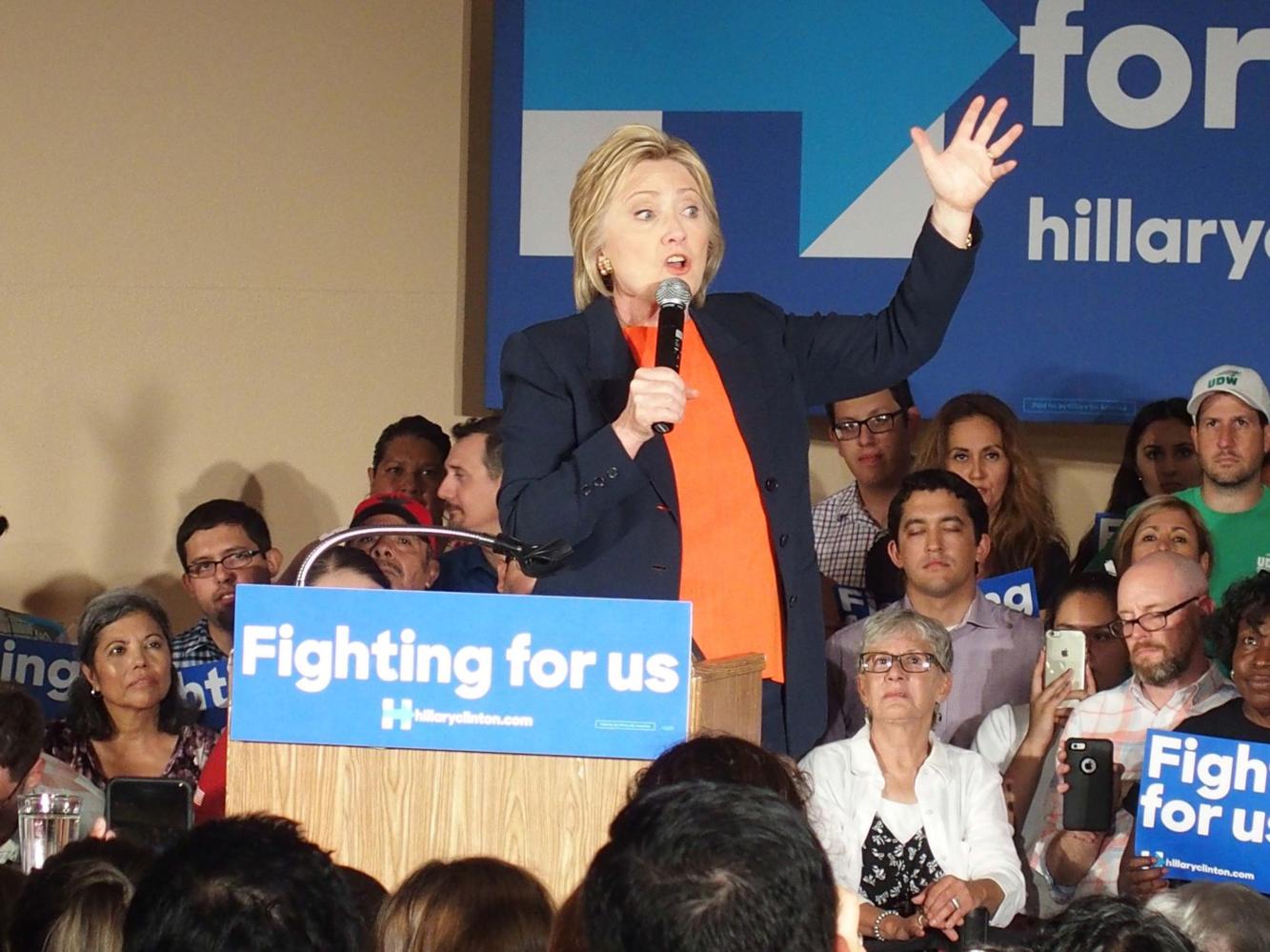Hillary Clinton visits El Centro to ask for support from the voters ...