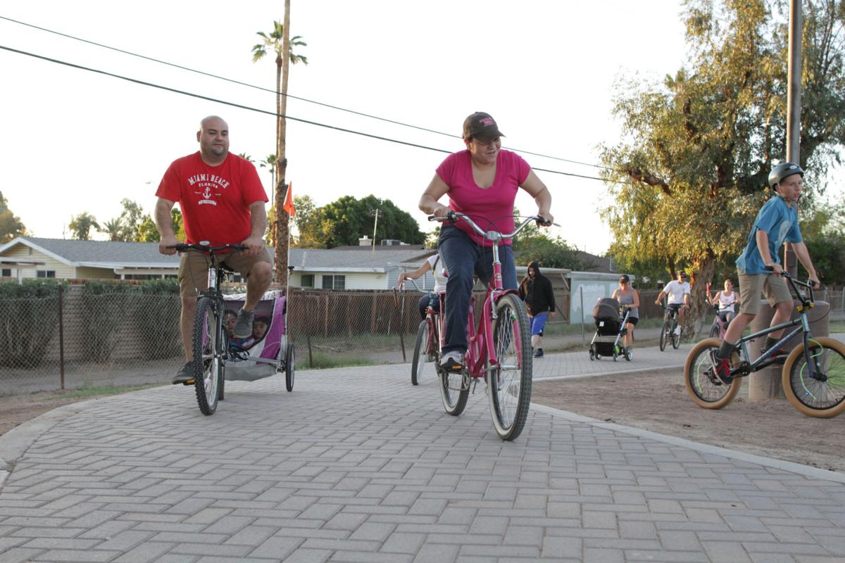El Centro's Bucklin Park lights up for Glow in the Park 5K | Local News ...