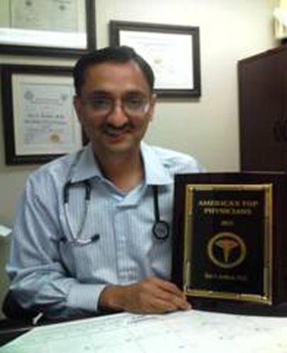 Ijaz Arshad, founder of Esperanza Oncology, receives Consumers ...