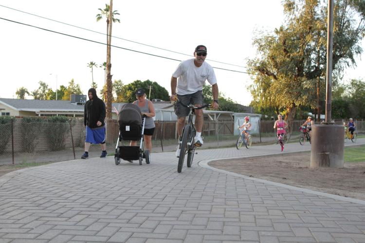 El Centro's Bucklin Park lights up for Glow in the Park 5K | Local News ...