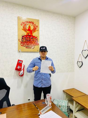 Local boxer signs contract for sixth fight | Open | ivpressonline.com