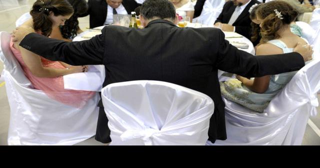 Fathers, daughters bond at fifth annual Father-Daughter Purity Ball ...