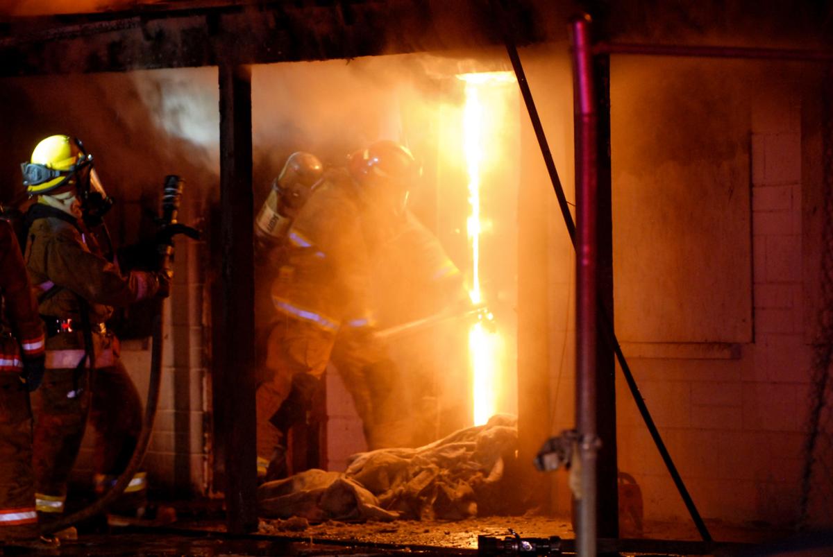 Smoke covers northwest Brawley as fire burns abandoned building ...