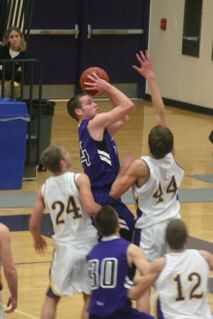TR stuns Kiel boys, 64-63 | Sports | iwantthenews.com