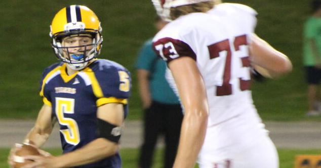 Chilton rolls over New Holstein in EWC football game 42-6 | Sports ...