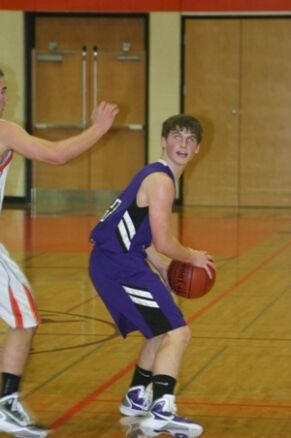 Kiel boys win crucial EWC opener | Sports | iwantthenews.com