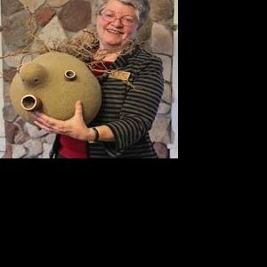 Klapperich uses art to reach students | Archives | iwantthenews.com