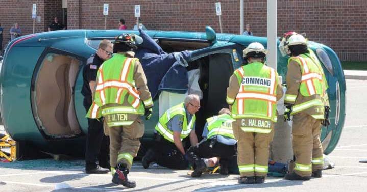 Mock crash staged at CHS | Archives | iwantthenews.com