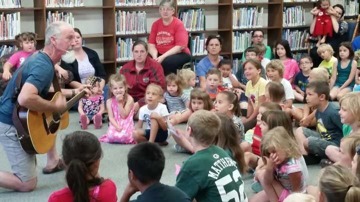 Tom Pease visited the Chilton Public Library | Archives | iwantthenews.com