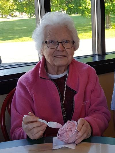 Virginia Berg | Obituaries | iwantthenews.com