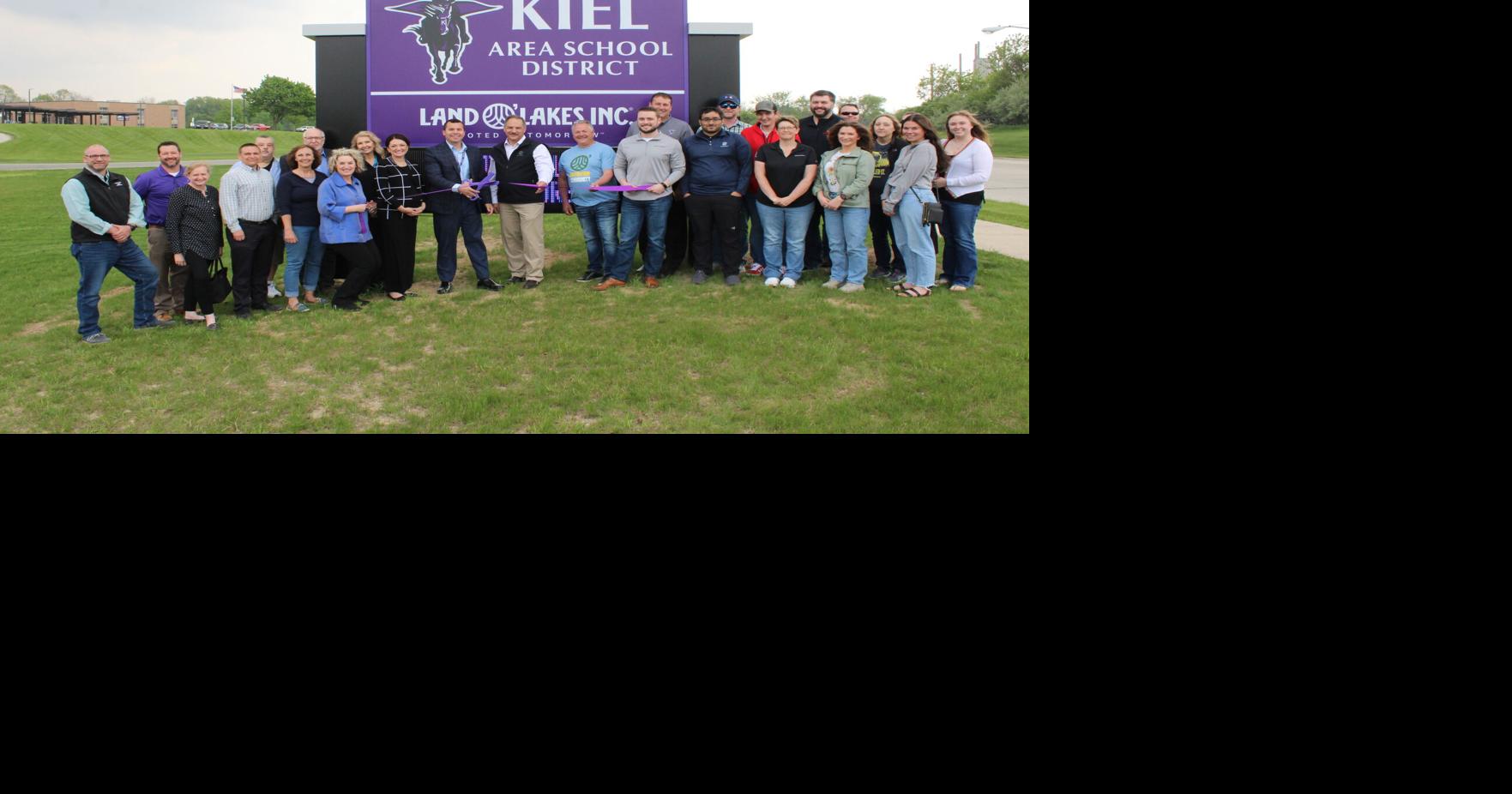 New sign dedicated outside Kiel High School | | iwantthenews.com