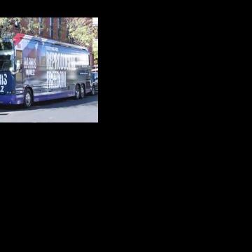 Hadley Duvall advocates in Flagstaff for abortion rights | Multimedia ...