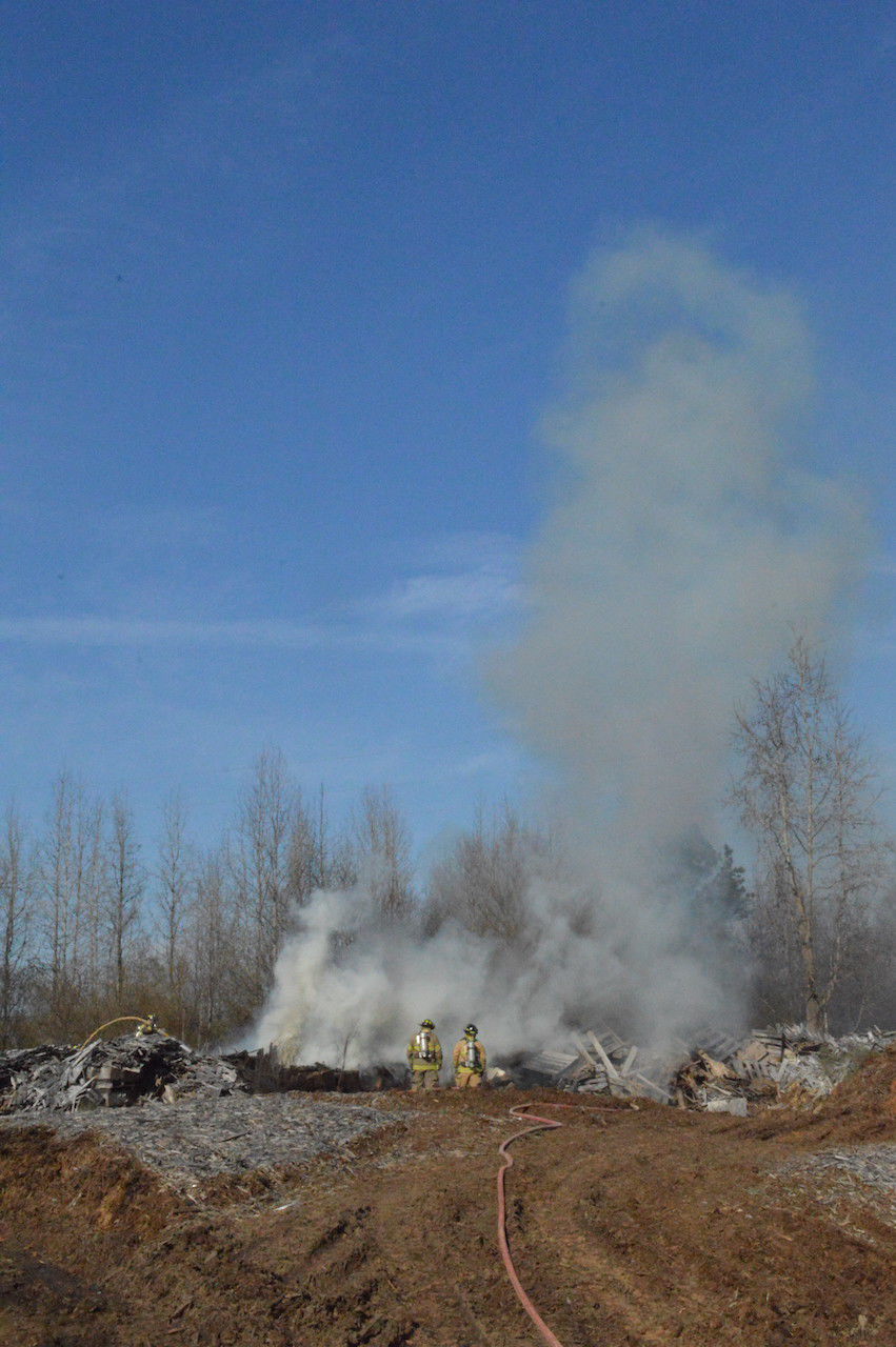 Firefighters battle pallet blaze | Local News | jacksonprogress-argus.com