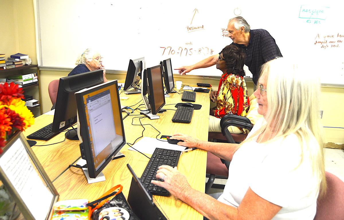 Seniors Citizens Get Computer Lessons Local News Jacksonprogress