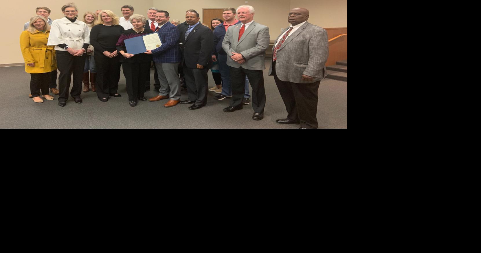 BOC wants road renamed for former Congressman Mac Collins | Local News ...