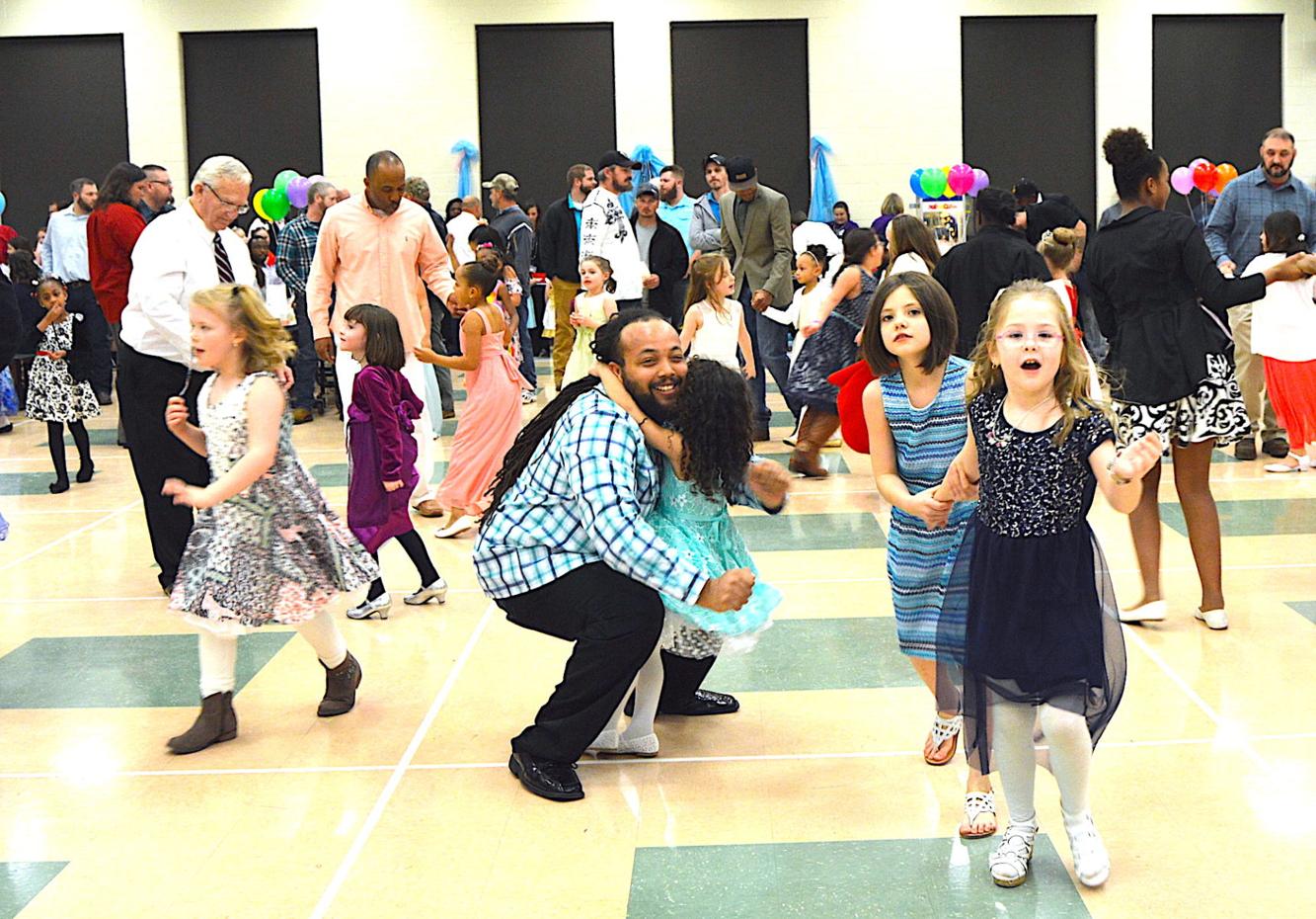 Daughtry Elementary daddy-daughter dance | Jackson Progress-Argus Photo ...