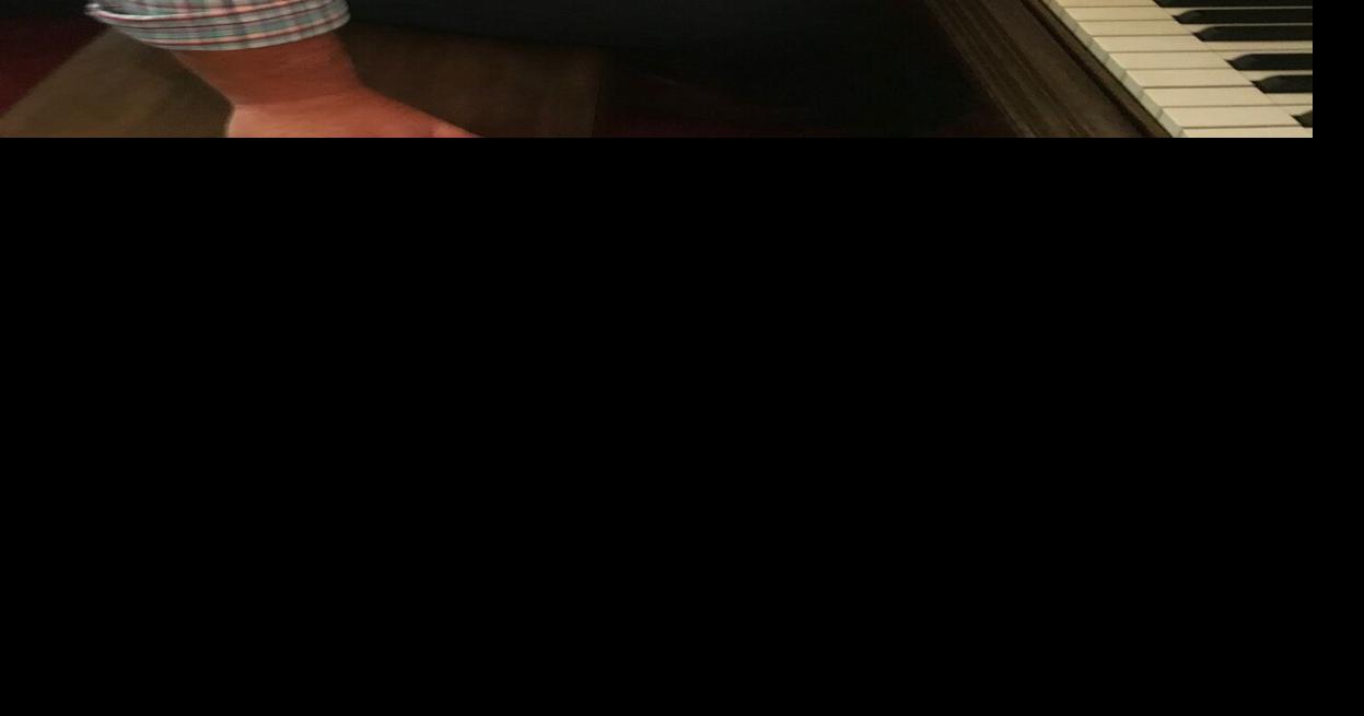 Daniel Edwards leads Easter Saturday Singalong at Jackson Presbyterian ...