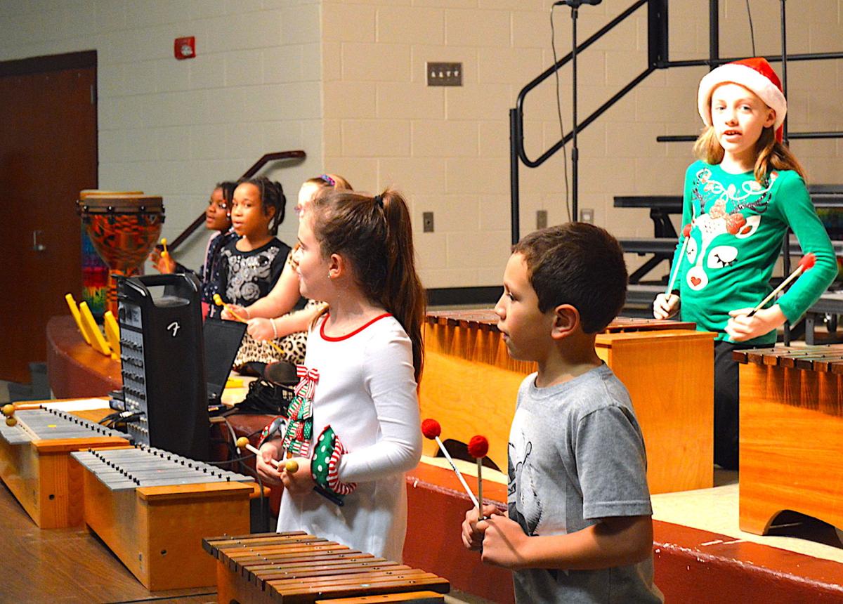 Stark Elementary students celebrate the season with song | Local News ...