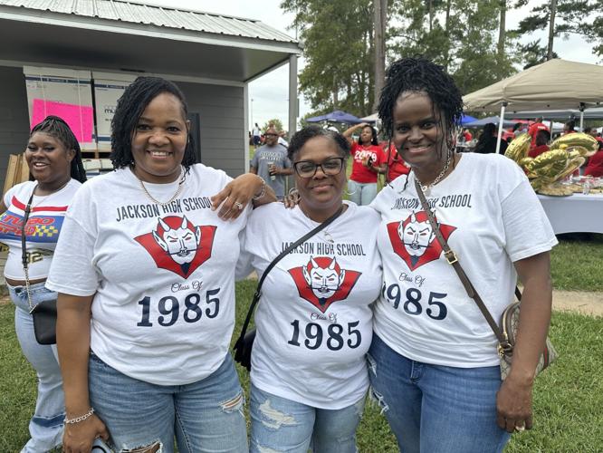 JHS classes come together for joint reunion at Daughtry Park | News ...