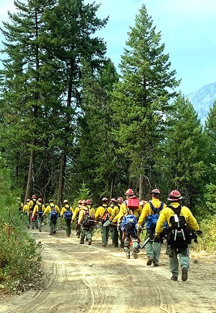 Georgia Forestry Commission firefighters helping contain western ...