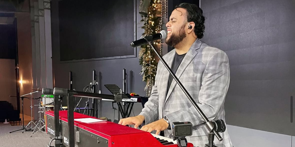 Conoce a Isaac Flores, un joven hondureño que toca el piano desde los 4 ...