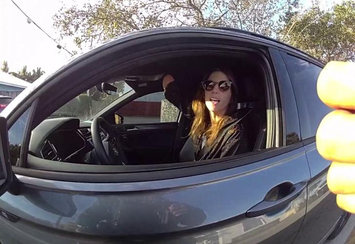 Cop pulls over woman for using phone with hand she doesn’t have ...