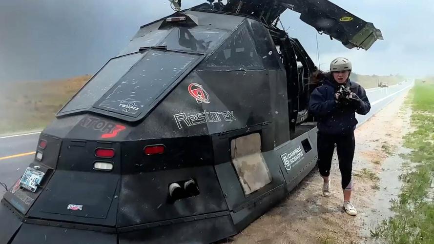 El Dominator 3, el impresionante vehículo que puede entrar en contacto ...