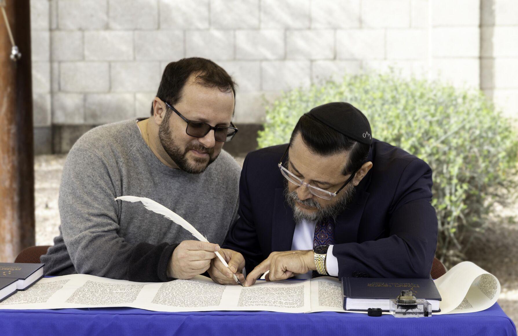 Temple Kol Ami rabbi celebrates ‘second bar mitzvah’ with a new Torah ...