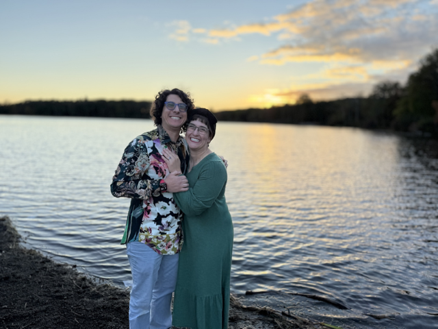 Scottsdale couple offers fellow Jews a mezuzah, Shabbat and acceptance ...