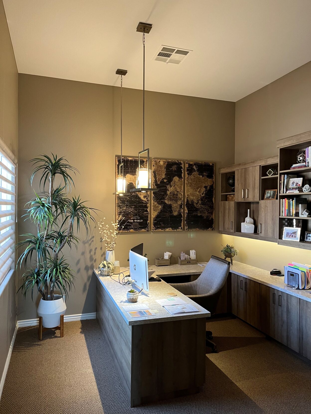 ‘Life is not about stuff,’ says Scottsdale home coach | Community ...