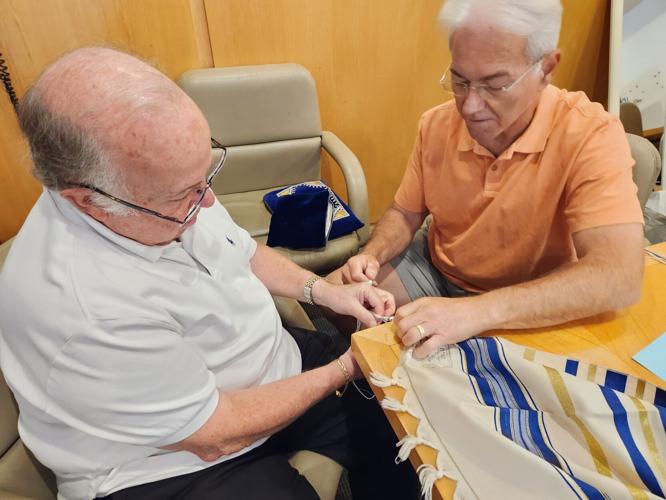 With blue tzitzit, ‘tekhelet’ makes its debut at CBI | Community ...