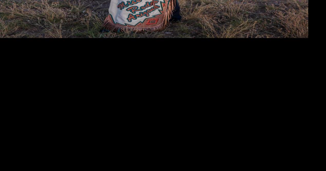 Jewish cowgirl crowned Miss Teen Rodeo Arizona | Honors | jewishaz.com